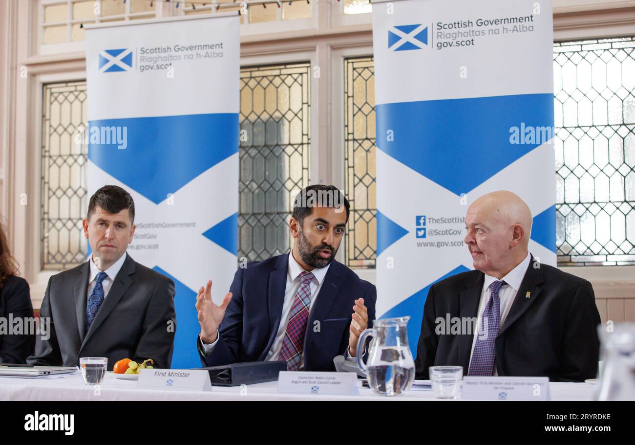 First Minister Humza Yousaf (centre) at the Inveraray Parish Church ...