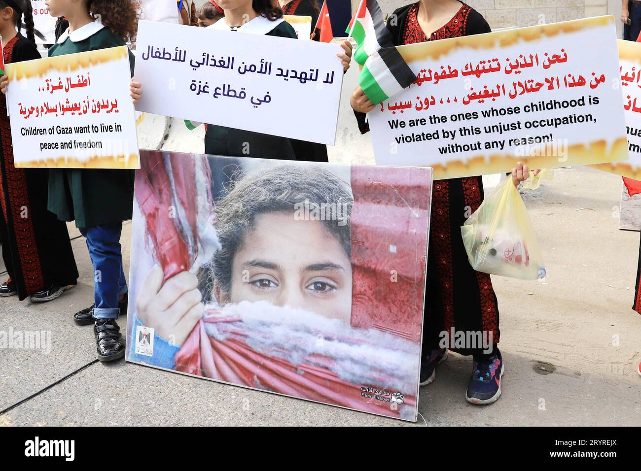 Middle East News/Gaza/Palestinian Territories Palestinian children take ...