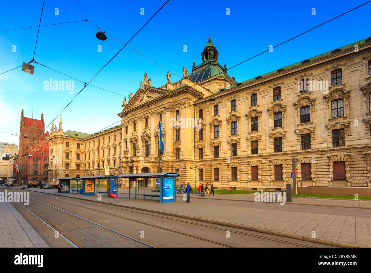 Day trip munich hi-res stock photography and images - Alamy