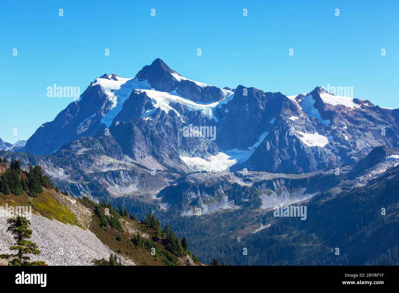 Beautiful peak mount shuksan hi-res stock photography and images - Alamy