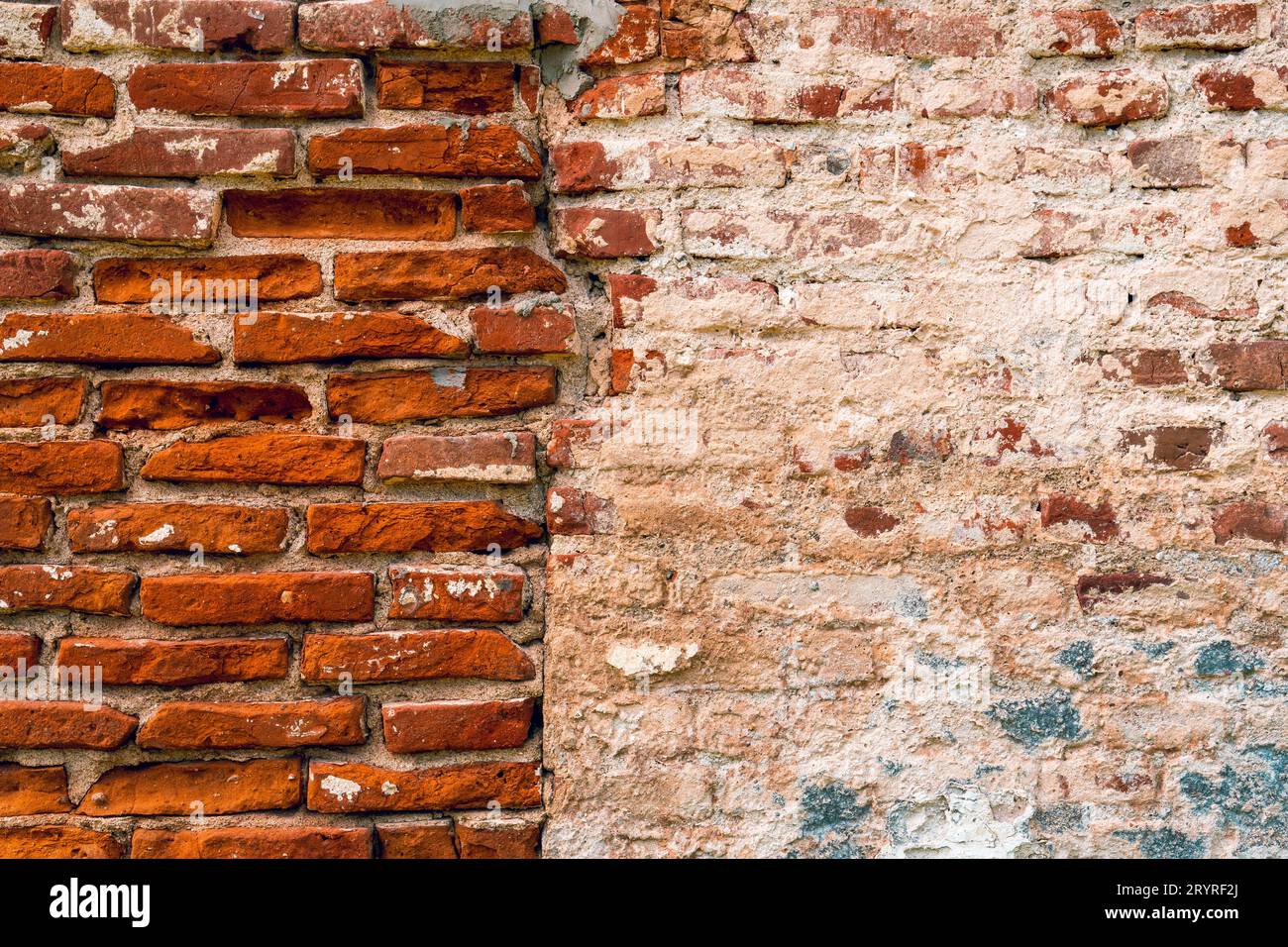 Vintage Wall Structure With Peeled Plaster Stock Photo - Alamy