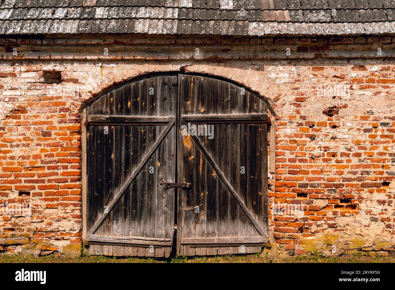 Bricks gate hi-res stock photography and images - Alamy