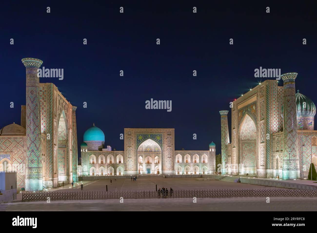 Samarkand old mosque minaret hi-res stock photography and images - Alamy