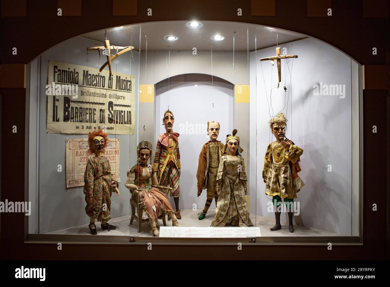 Puppet puppet show hi-res stock photography and images - Alamy