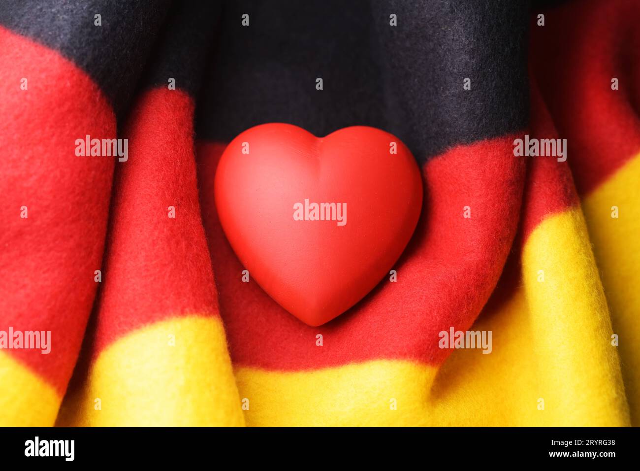 Deutsche Fahne mit Herz *** German flag with heart Credit: Imago/Alamy ...