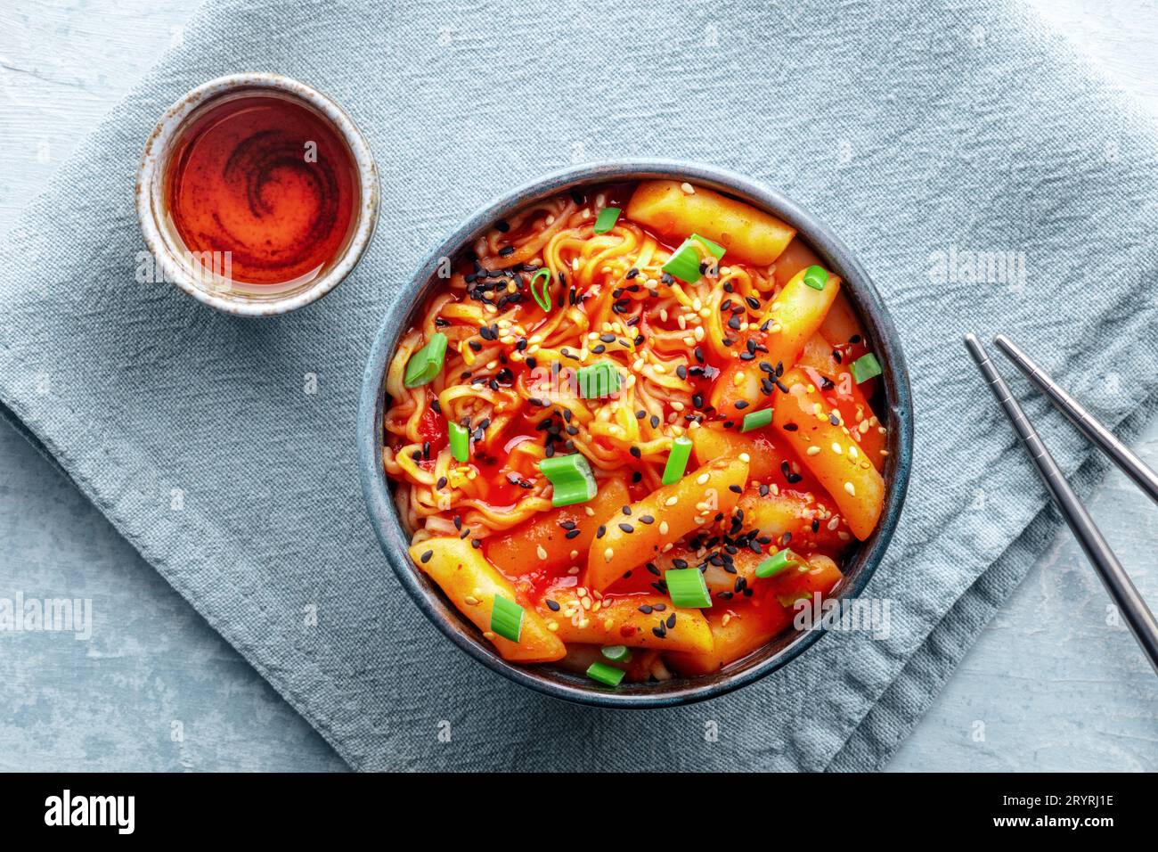 Ramen tteokbokki hi-res stock photography and images - Alamy
