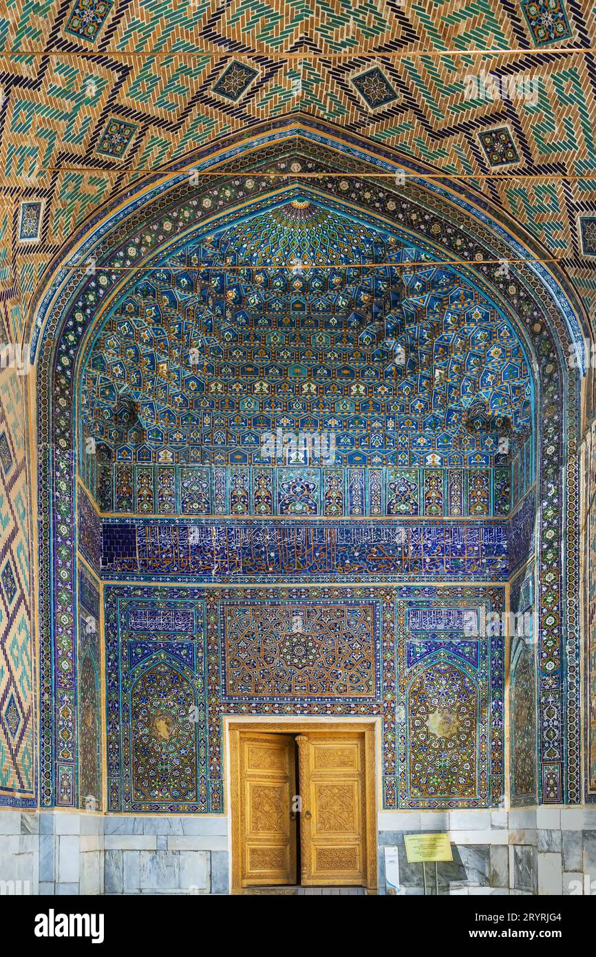Ulugh Beg Madrasa, Samarkand, Uzbekistan Stock Photo - Alamy