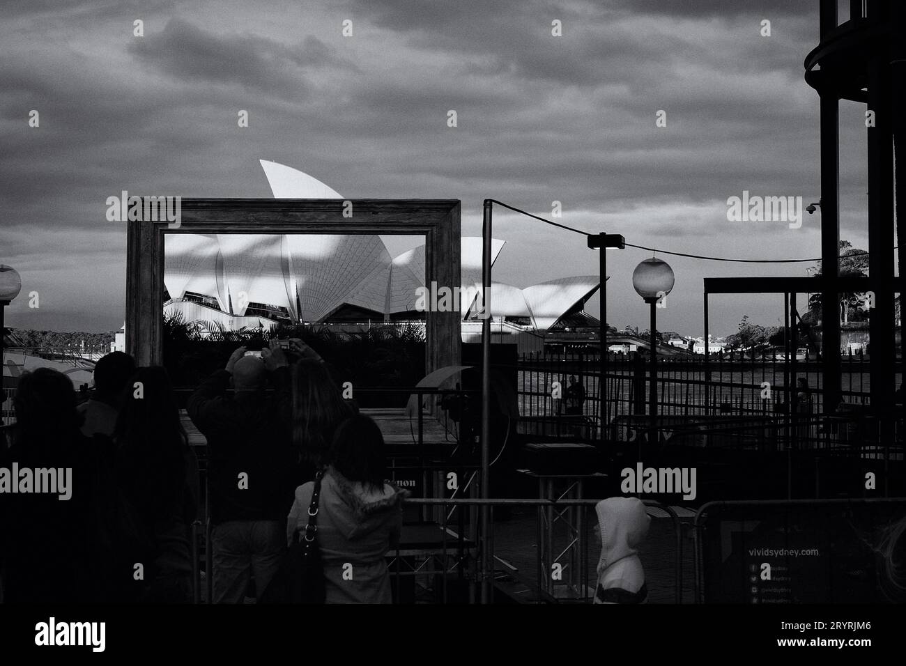 Framed picture of the sydney opera house hi-res stock photography and ...