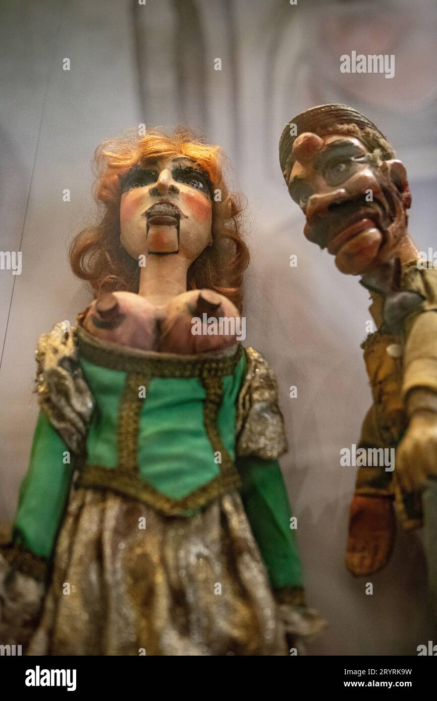 Hand puppet hi-res stock photography and images - Alamy