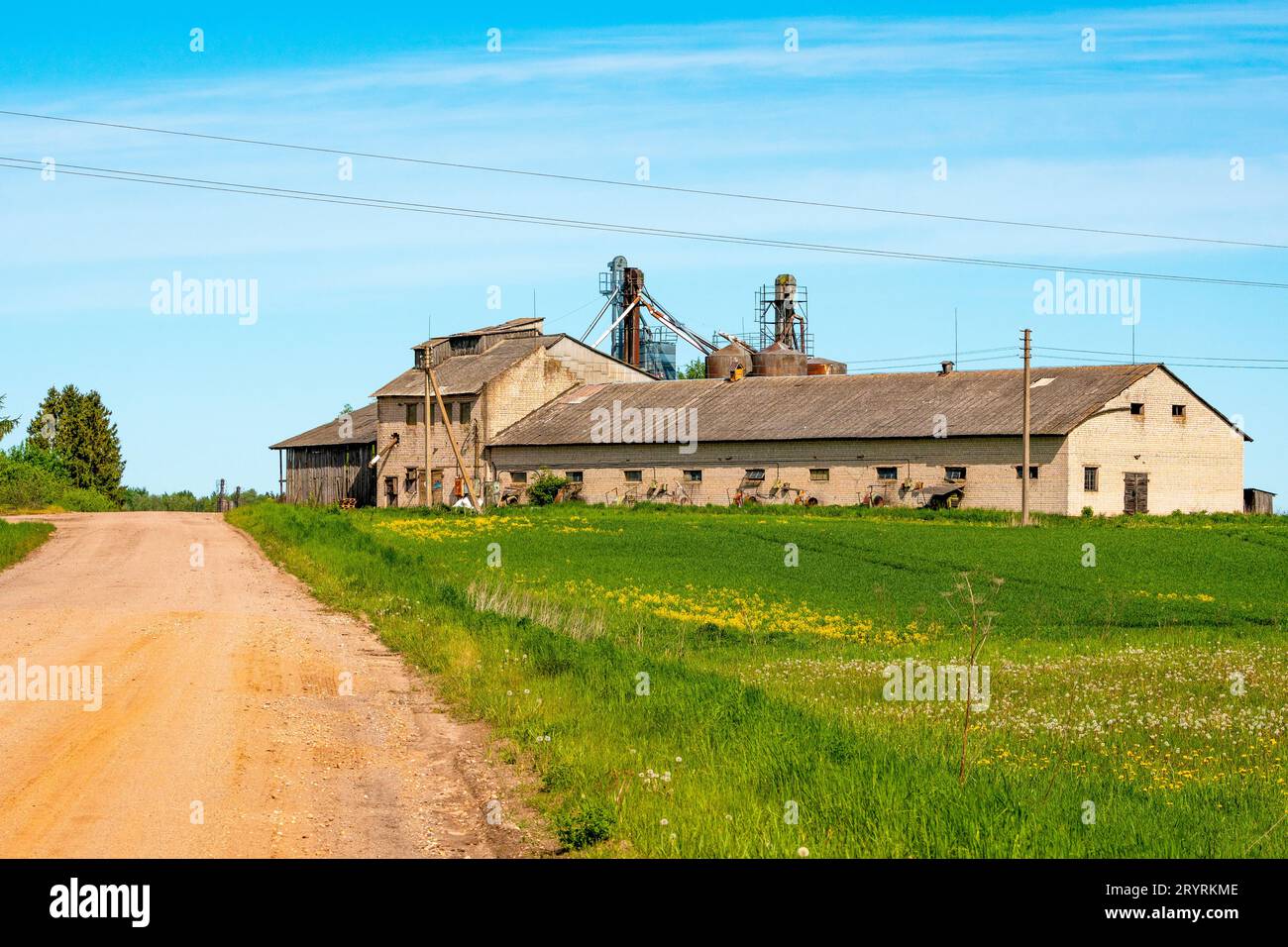Brick farm buildings hi-res stock photography and images - Alamy