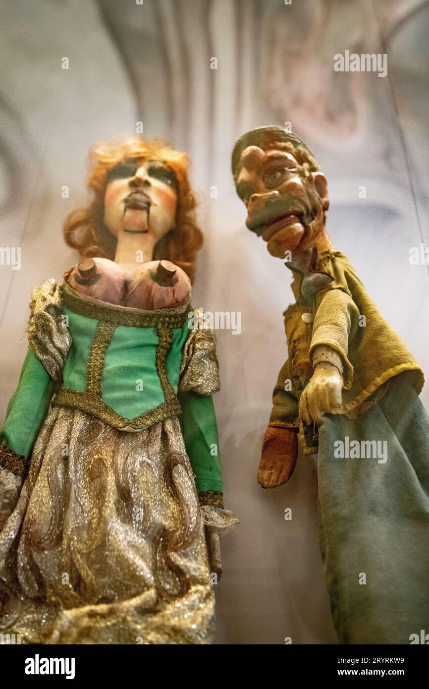 Hand puppet hi-res stock photography and images - Alamy