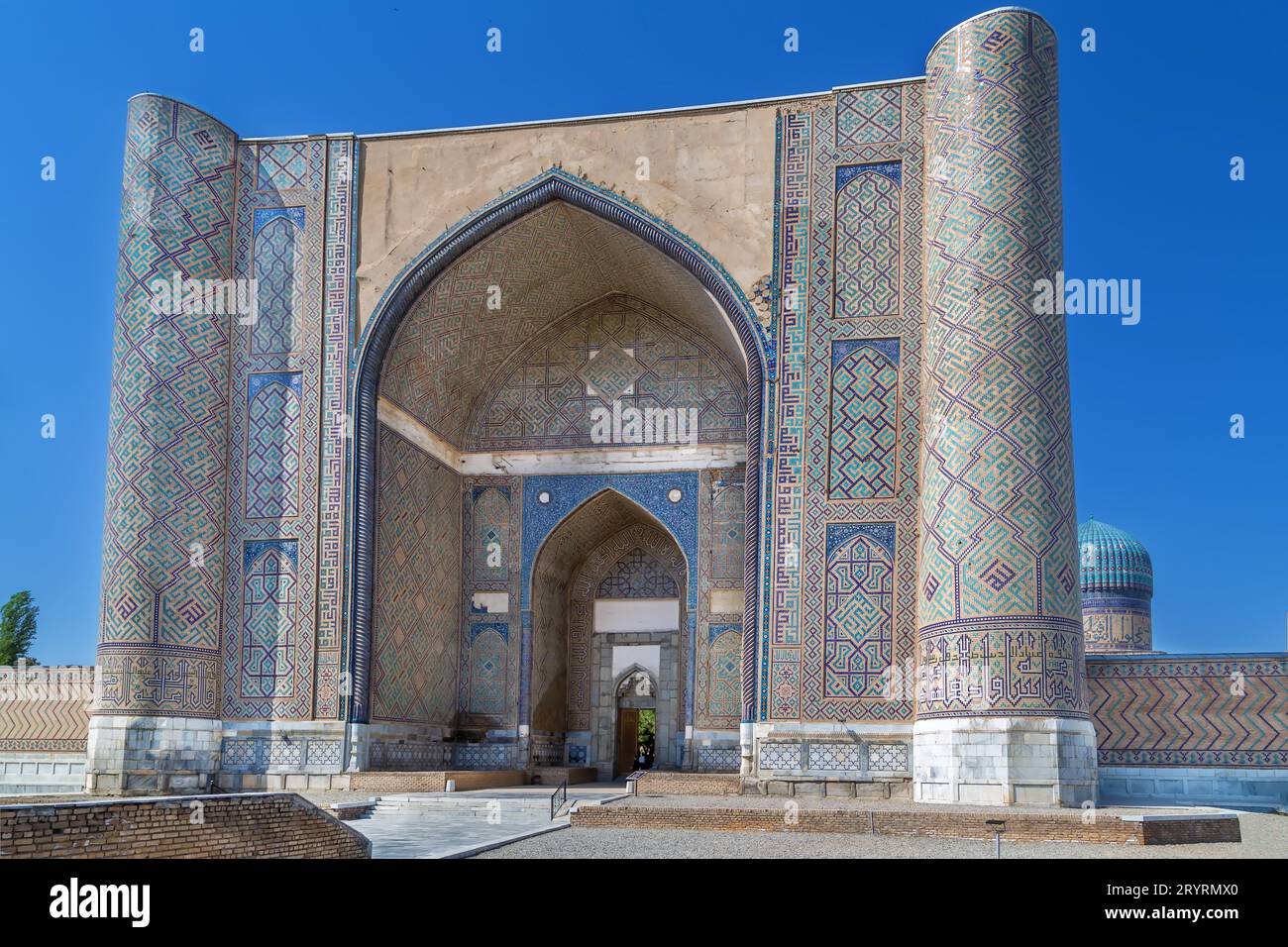 Bibi-Khanym Mosque, Samarkand. Uzbekistan Stock Photo - Alamy