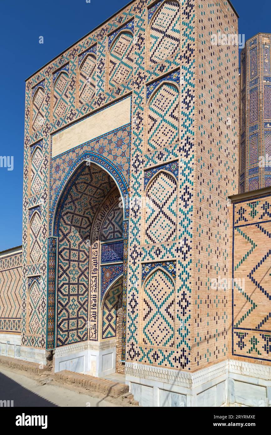Bibi-Khanym Mosque, Samarkand. Uzbekistan Stock Photo - Alamy