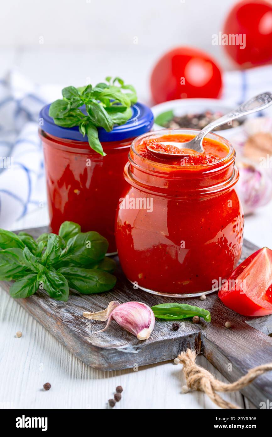 Sauce jars hi-res stock photography and images - Alamy