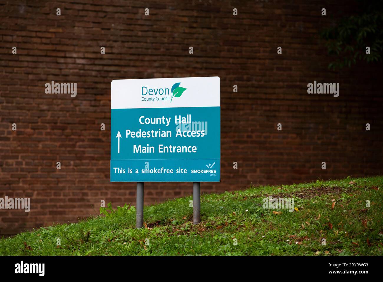 Angled view on devon county sign hi-res stock photography and images ...