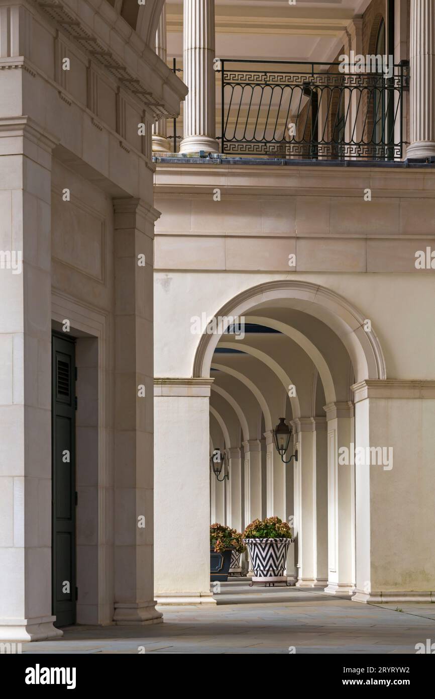 Royal pavilion queen hi-res stock photography and images - Alamy
