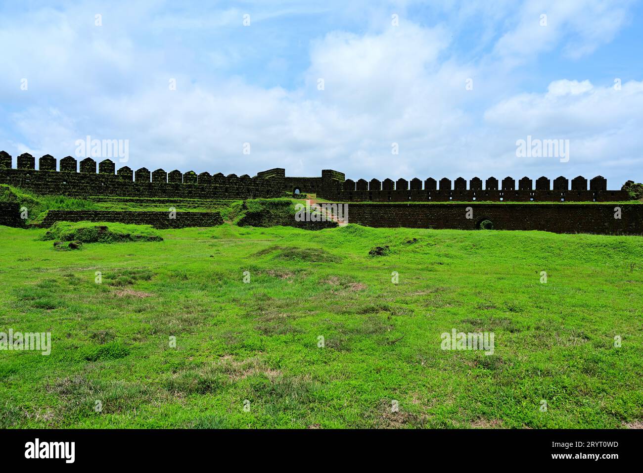 Gokarna, Mirjan Fort | Tiny orange muddy steps leading to the central ...