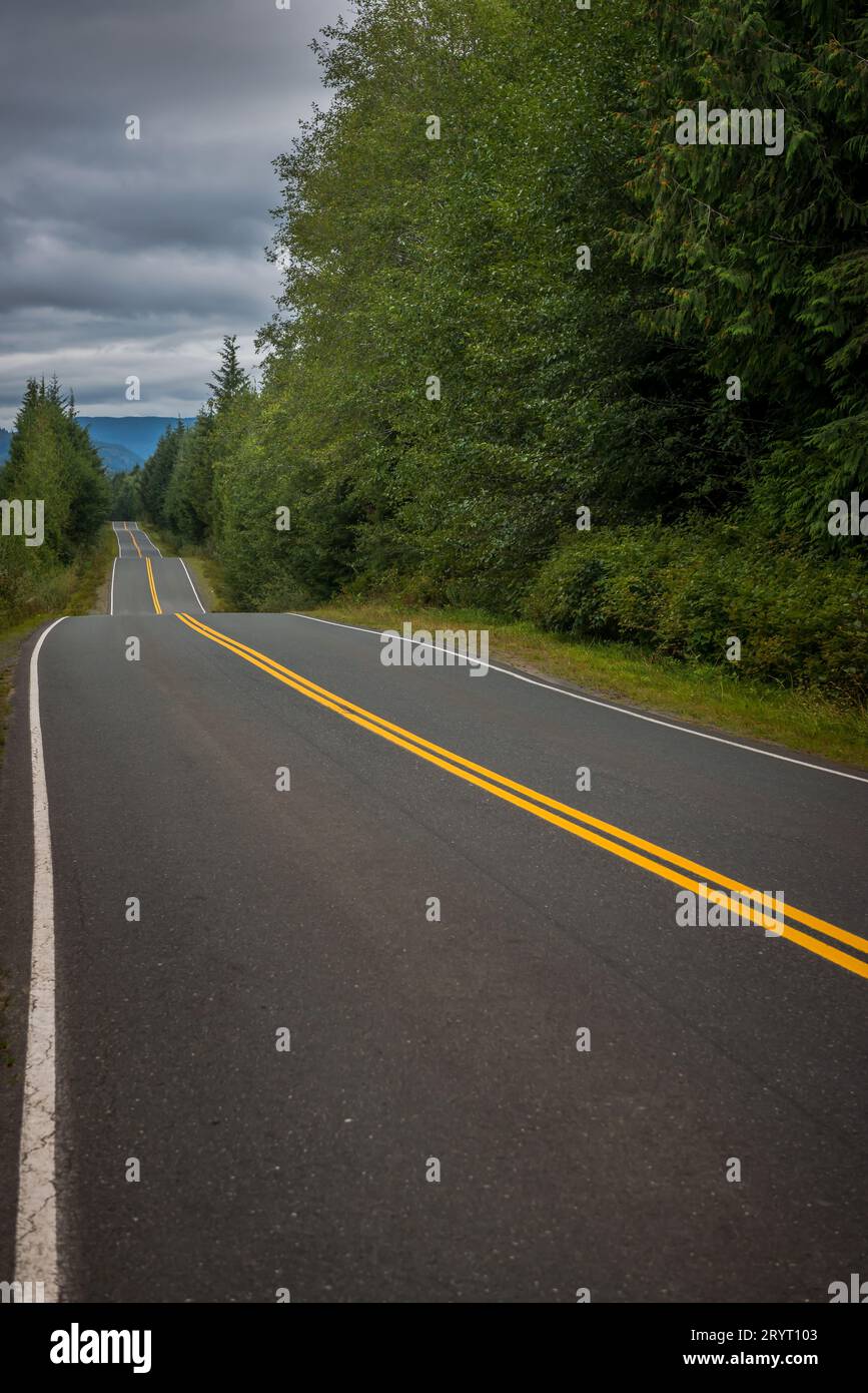 Centerline hi-res stock photography and images - Alamy