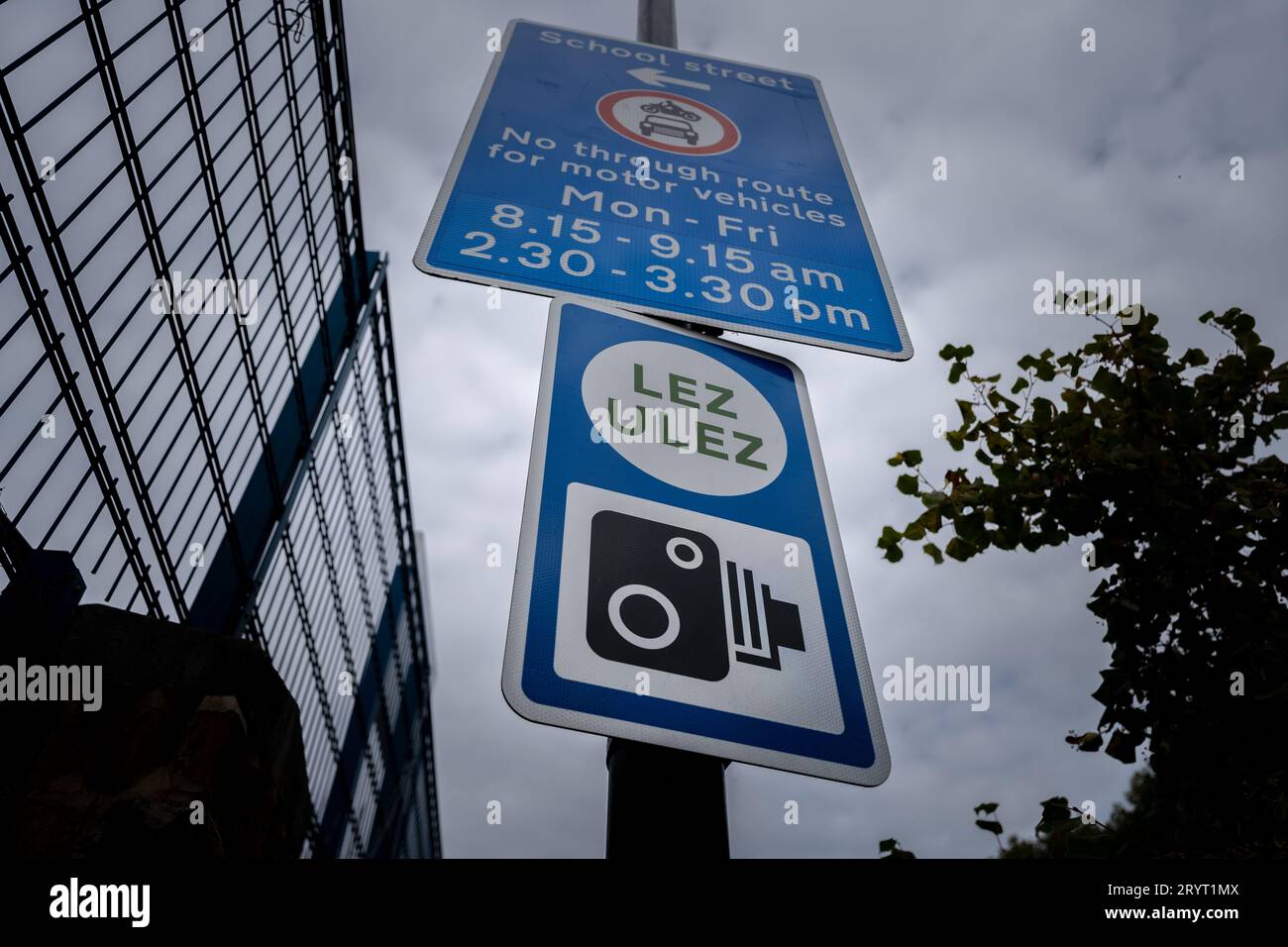 Signage displaying: Low Emission Zone (LEZ) and Ultra Low Emission Zone ...
