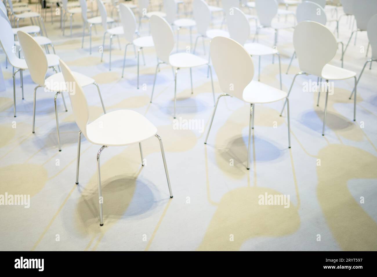 White chair hi-res stock photography and images - Alamy