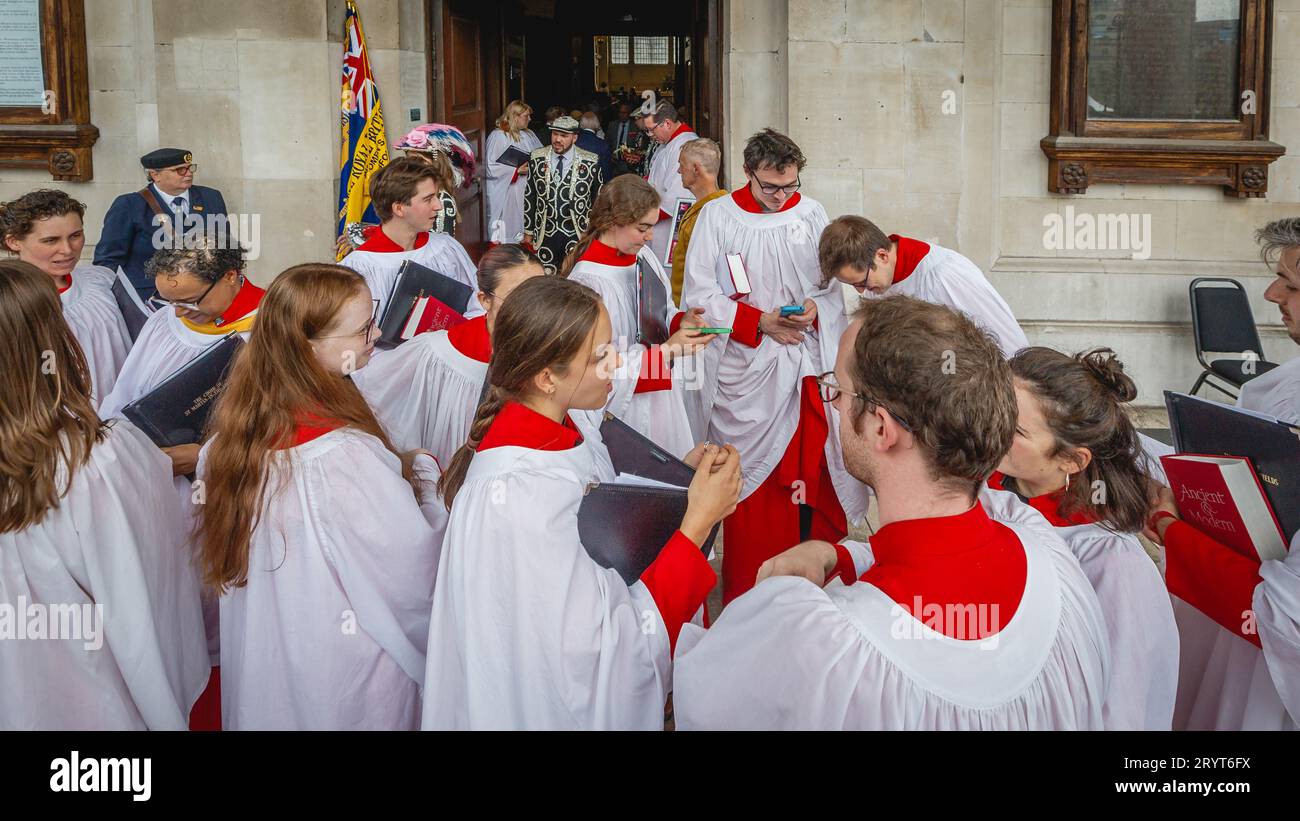 The choir take a break before the service for the Pearlies at St ...