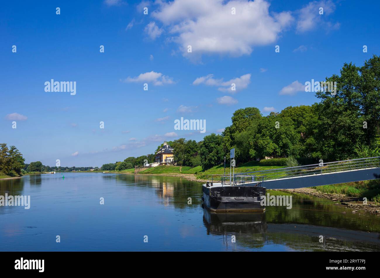 Elbe river cycle hi-res stock photography and images - Alamy