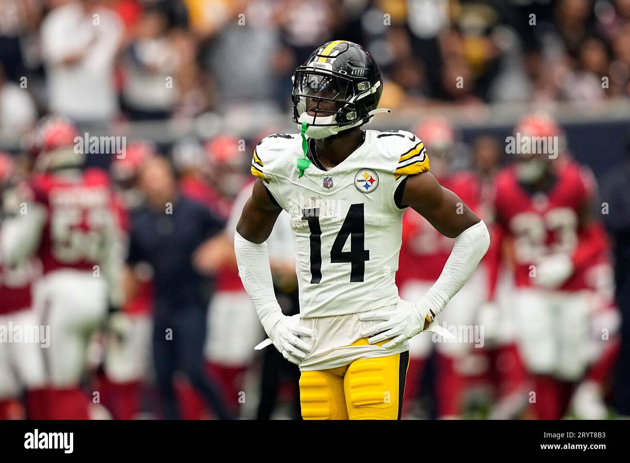 Pittsburgh Steelers wide receiver George Pickens (14) looks up at the ...