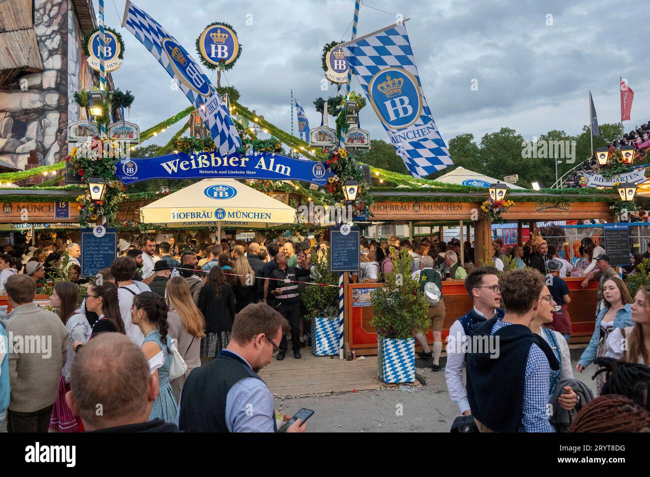 Muenchen, Impressionen zum 188. Muenchner Oktoberfest auf der ...