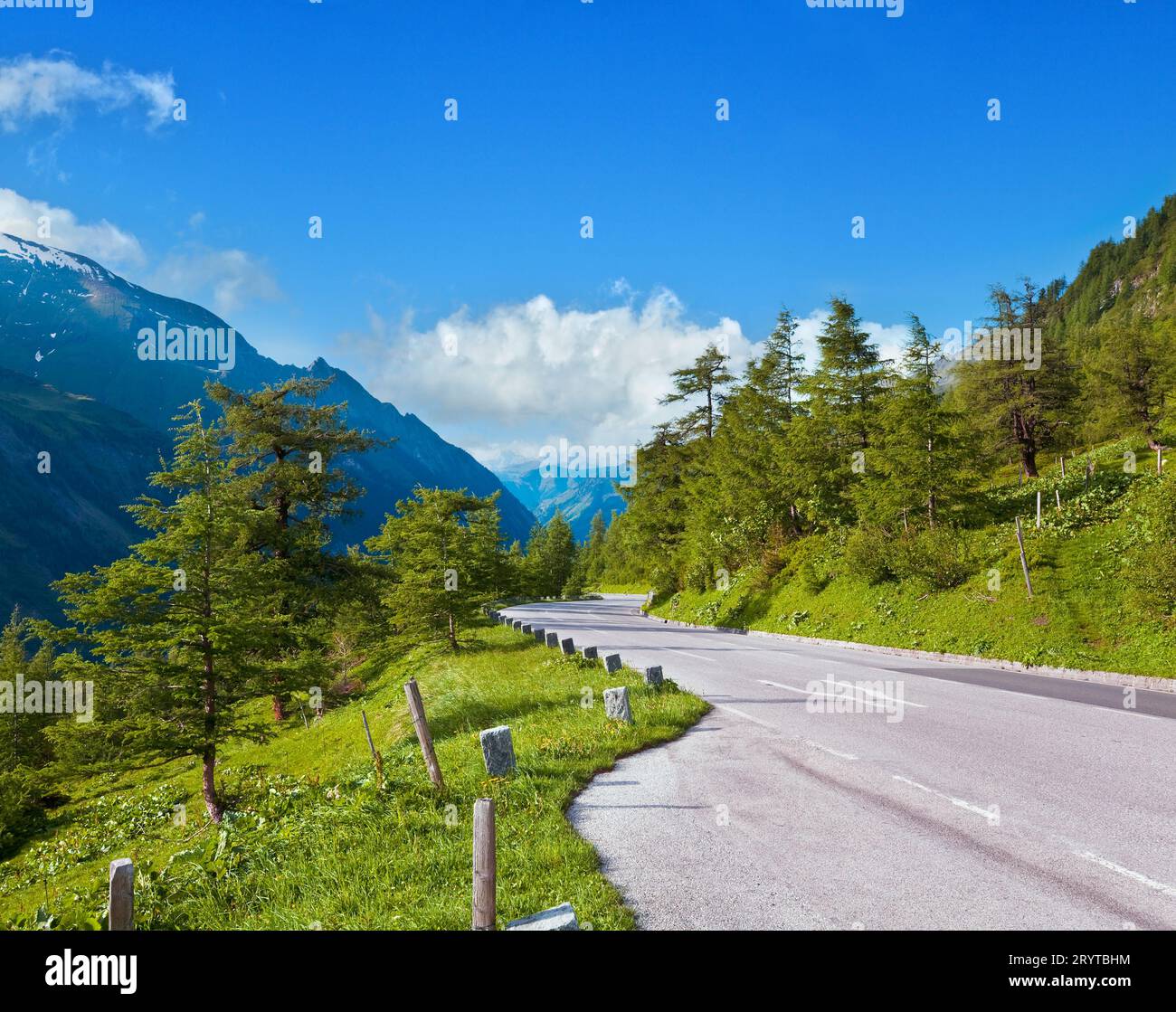 View alps mountains hi-res stock photography and images - Alamy