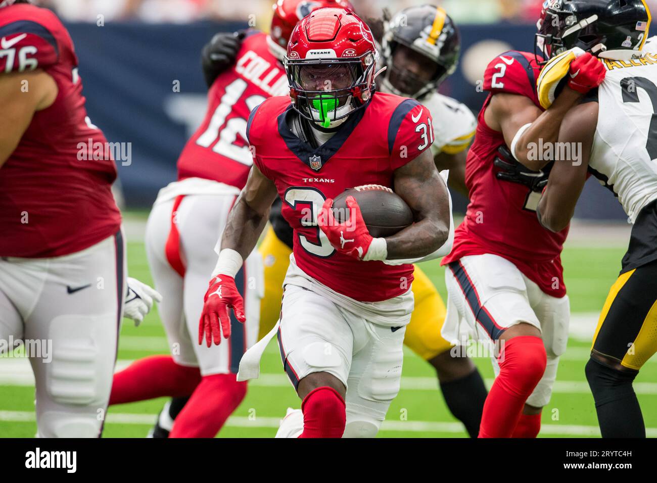 October 1, 2023: Houston Texans running back Dameon Pierce (31) carries ...