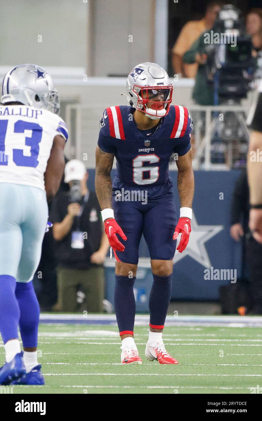 New England Patriots cornerback Christian Gonzalez (6) defends during ...