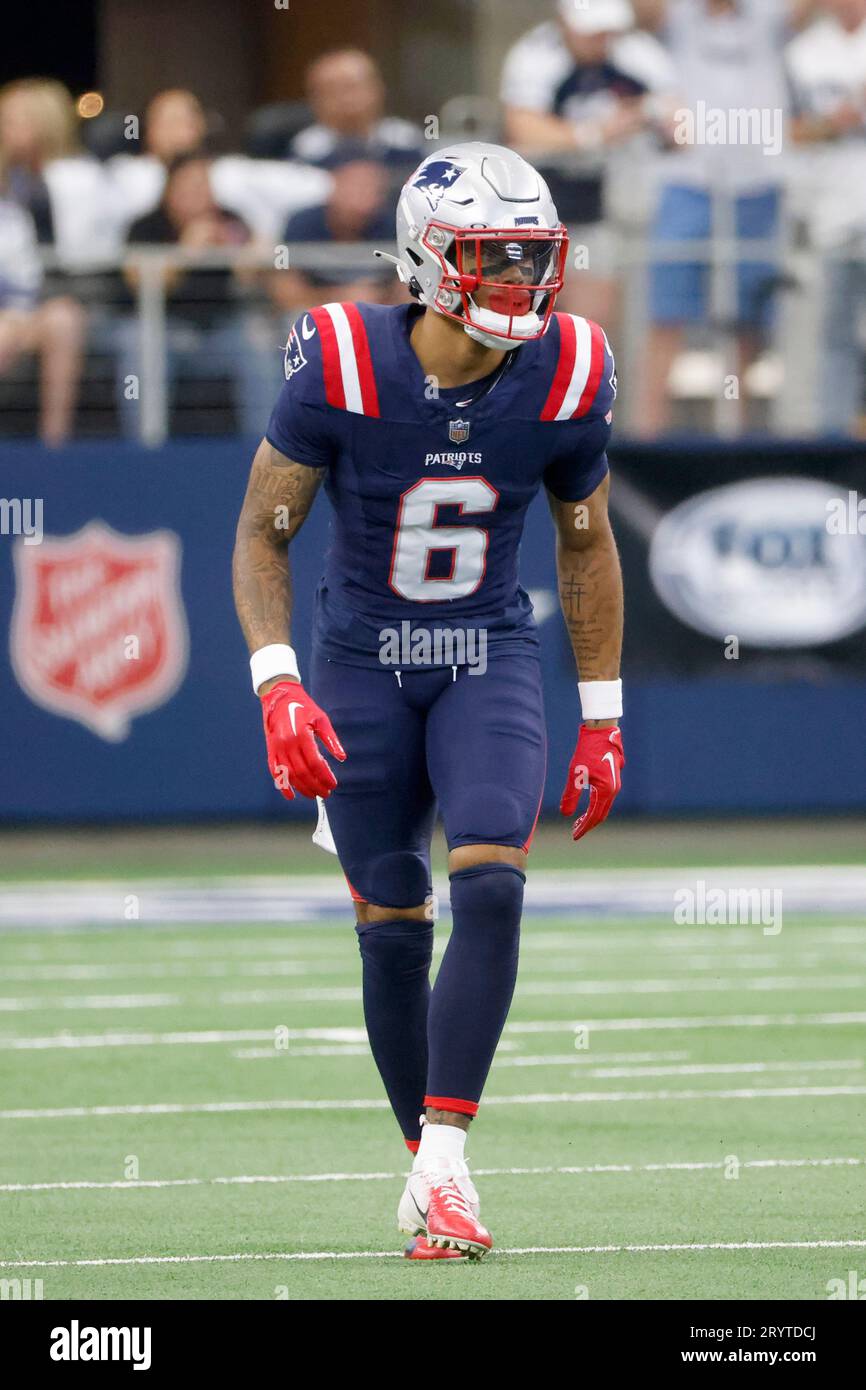 New England Patriots cornerback Christian Gonzalez (6) defends during ...