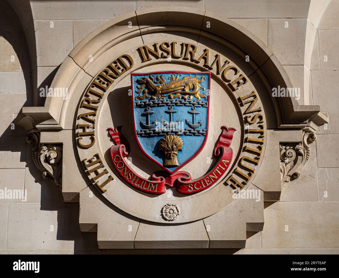 The chartered insurance institute coat of arms hi-res stock photography ...