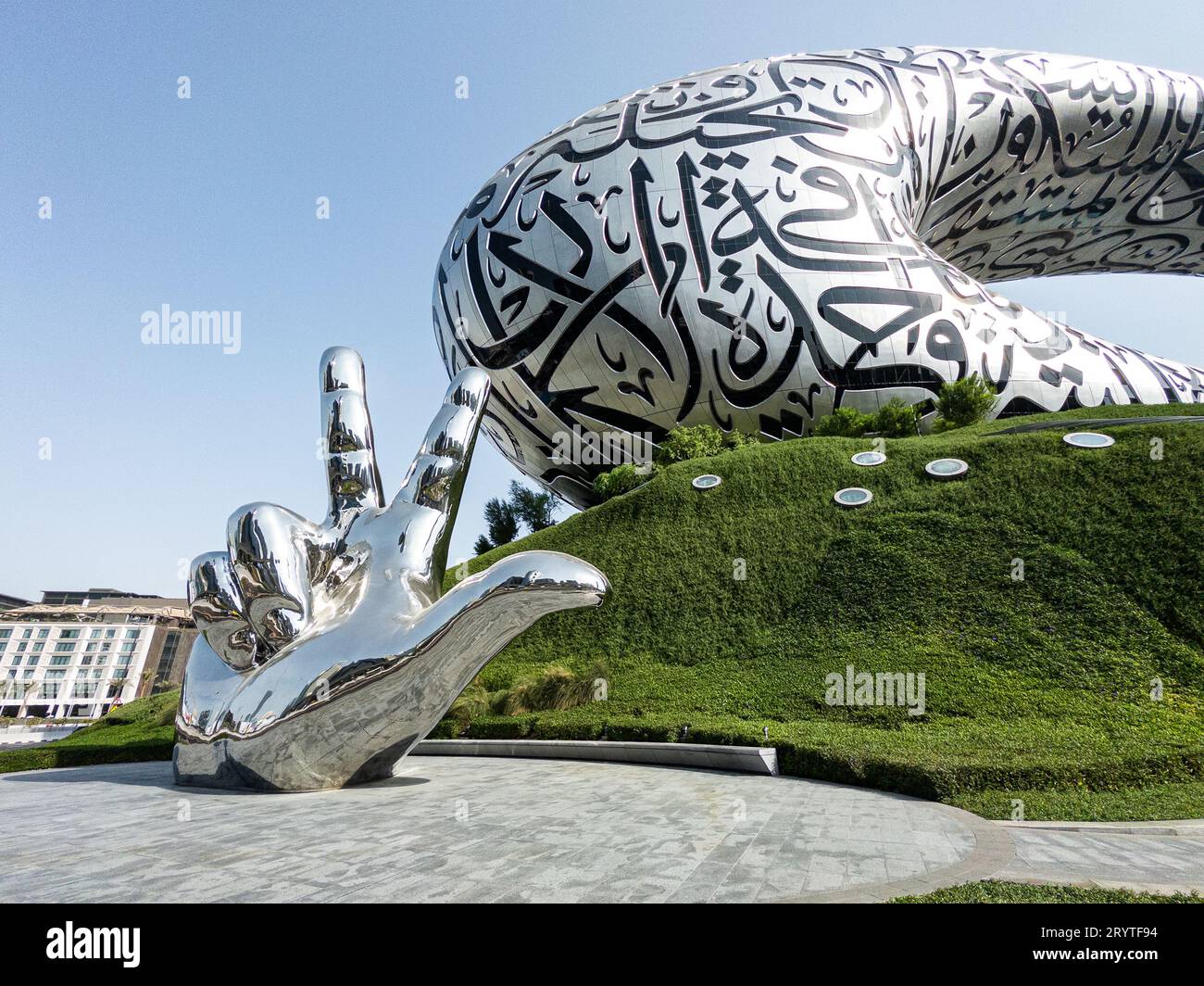 The Sheikh Mohammed bin Rashid al Maktoum famous three finger salute in ...