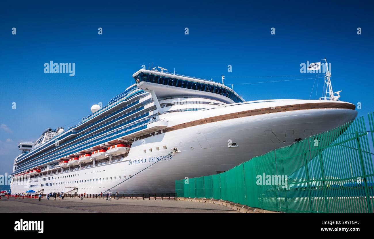 Diamond princess cruise ship in japan hi-res stock photography and ...