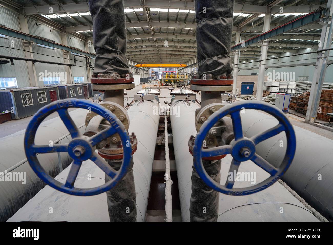 Pipeline valves hi-res stock photography and images - Alamy