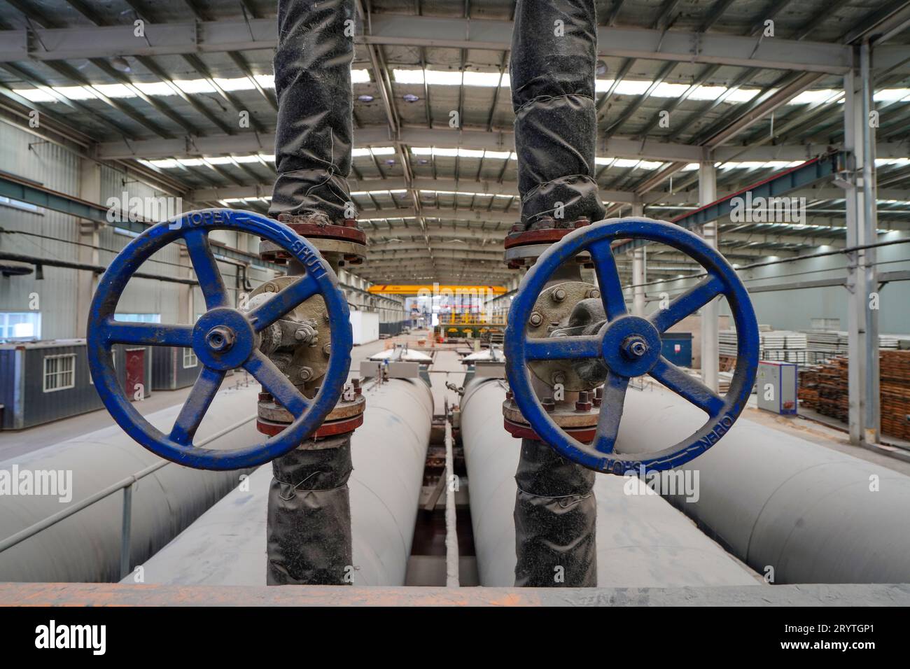Automation of industrial valves hi-res stock photography and images - Alamy