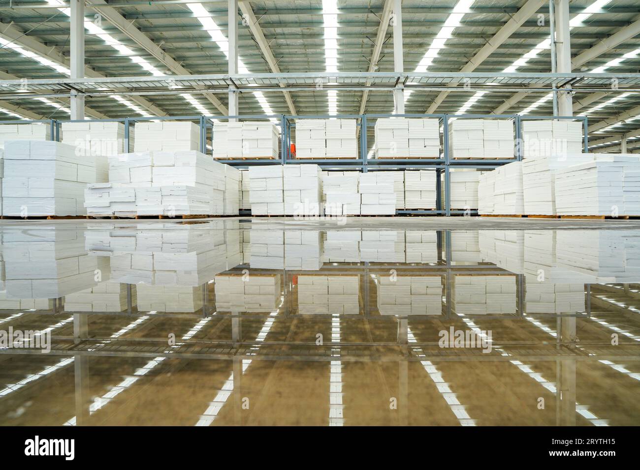 The ceramic cotton board storage workshop is located in a new building ...