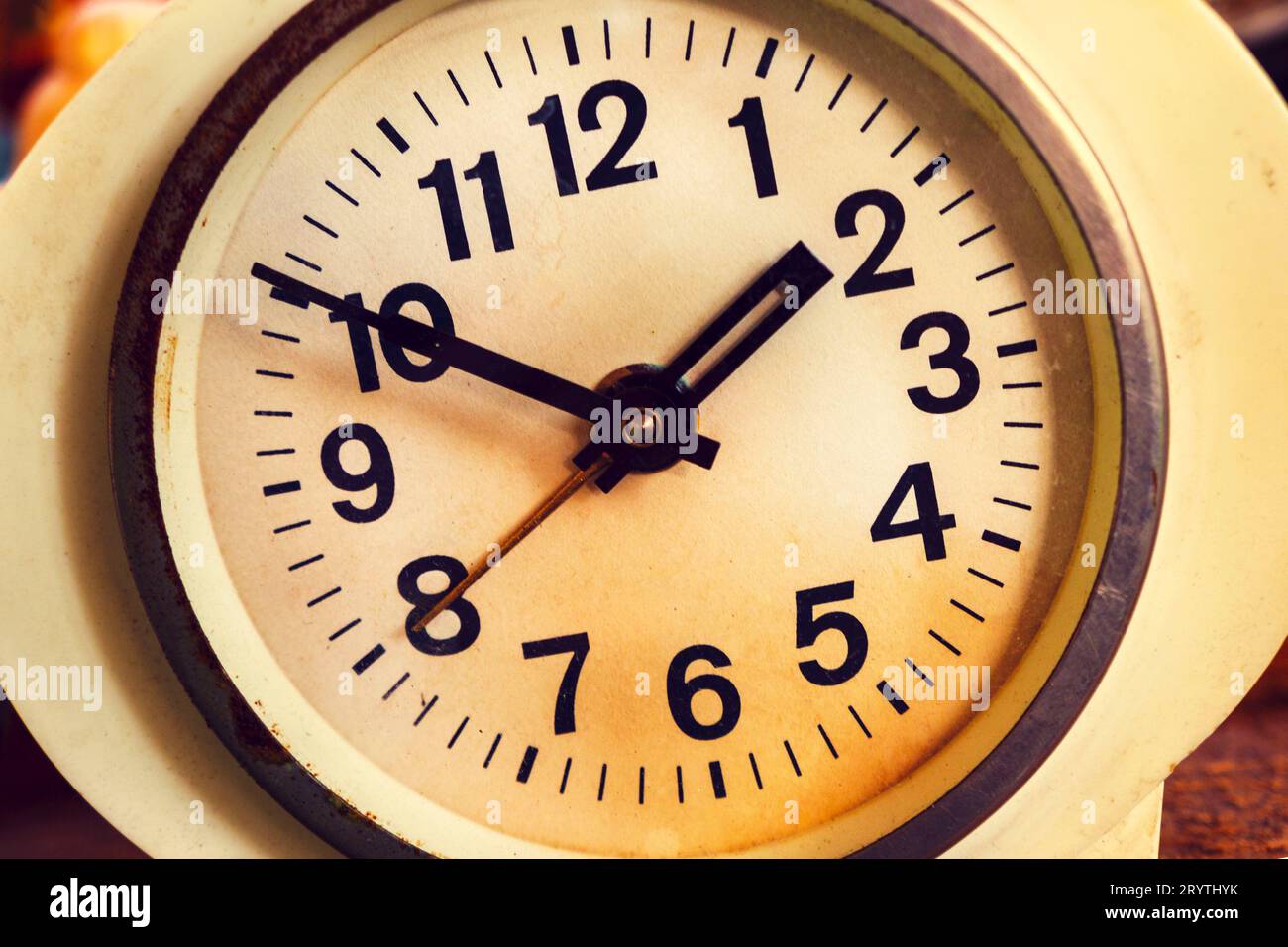 Old Vintage alarm clock, retro alarm clock. time concept. watch ...