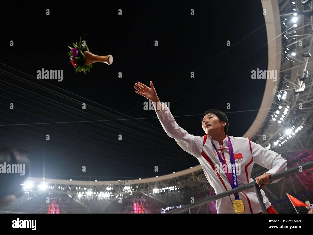 Long jump asian athlete -Fotos und -Bildmaterial in hoher Auflösung – Alamy