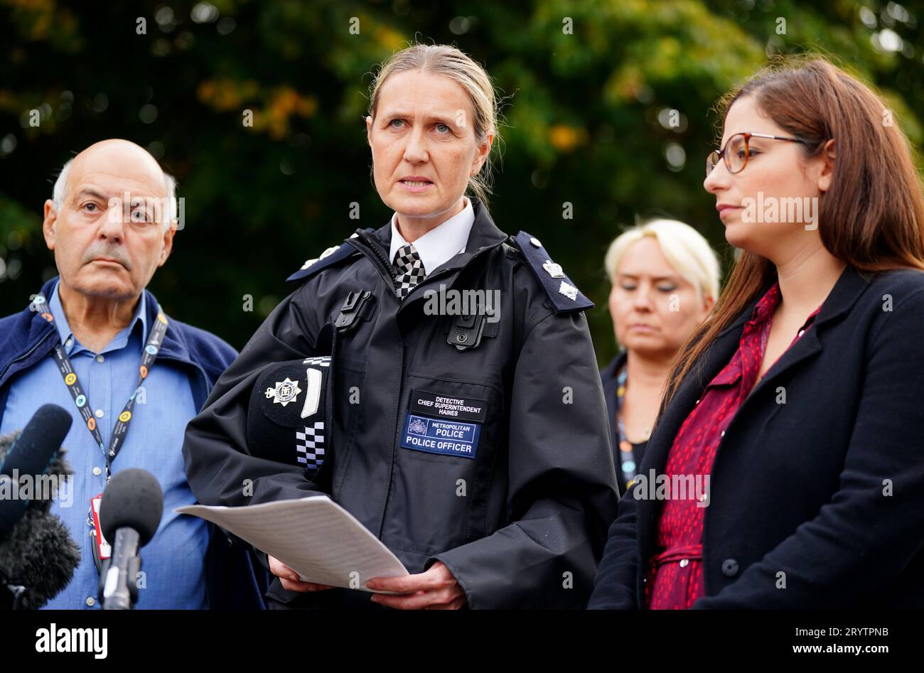 Detective Chief Superintendent Caroline Haines (centre) speaks to the ...