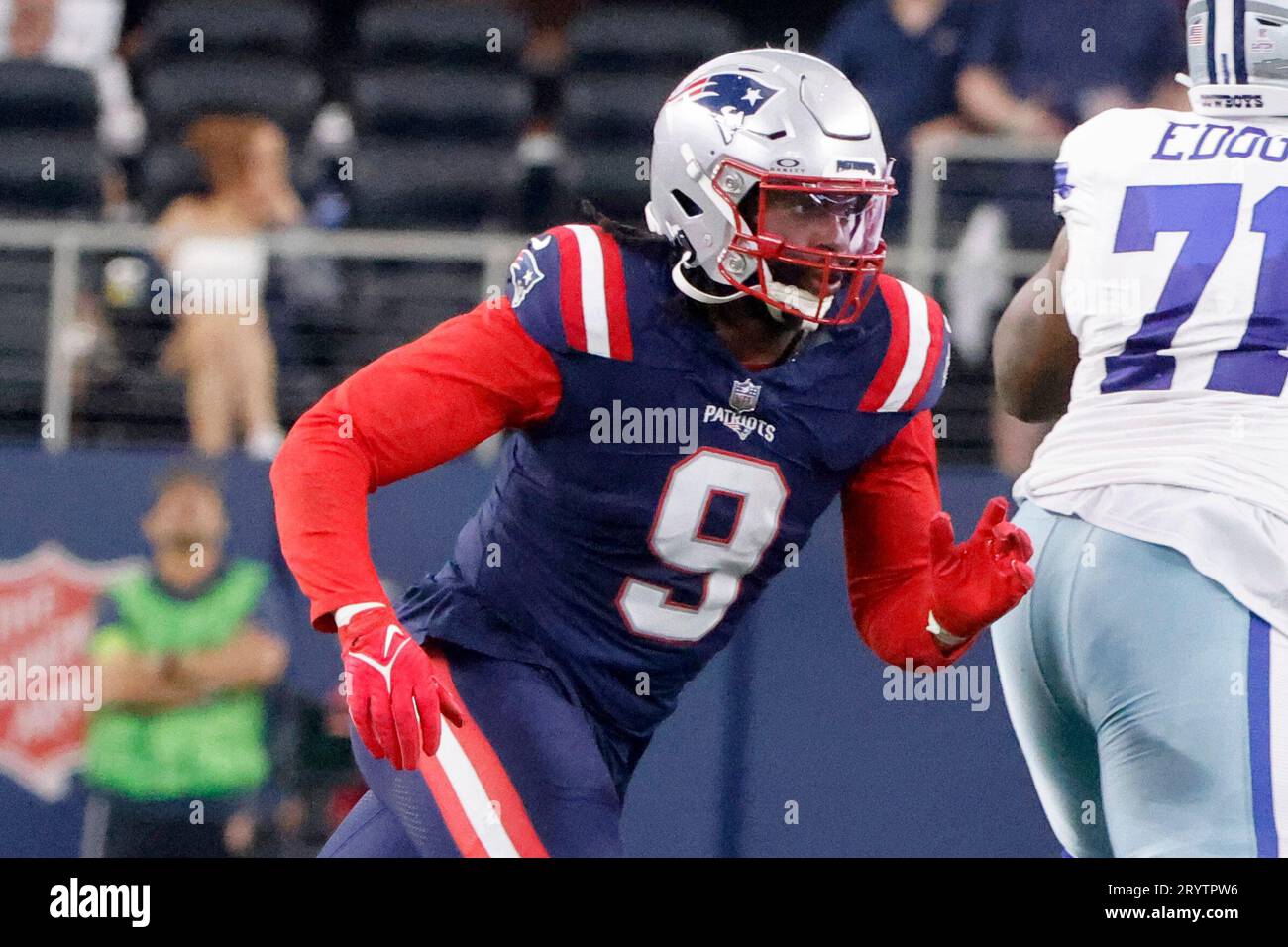 New England Patriots linebacker Matthew Judon (9) defends during an NFL ...