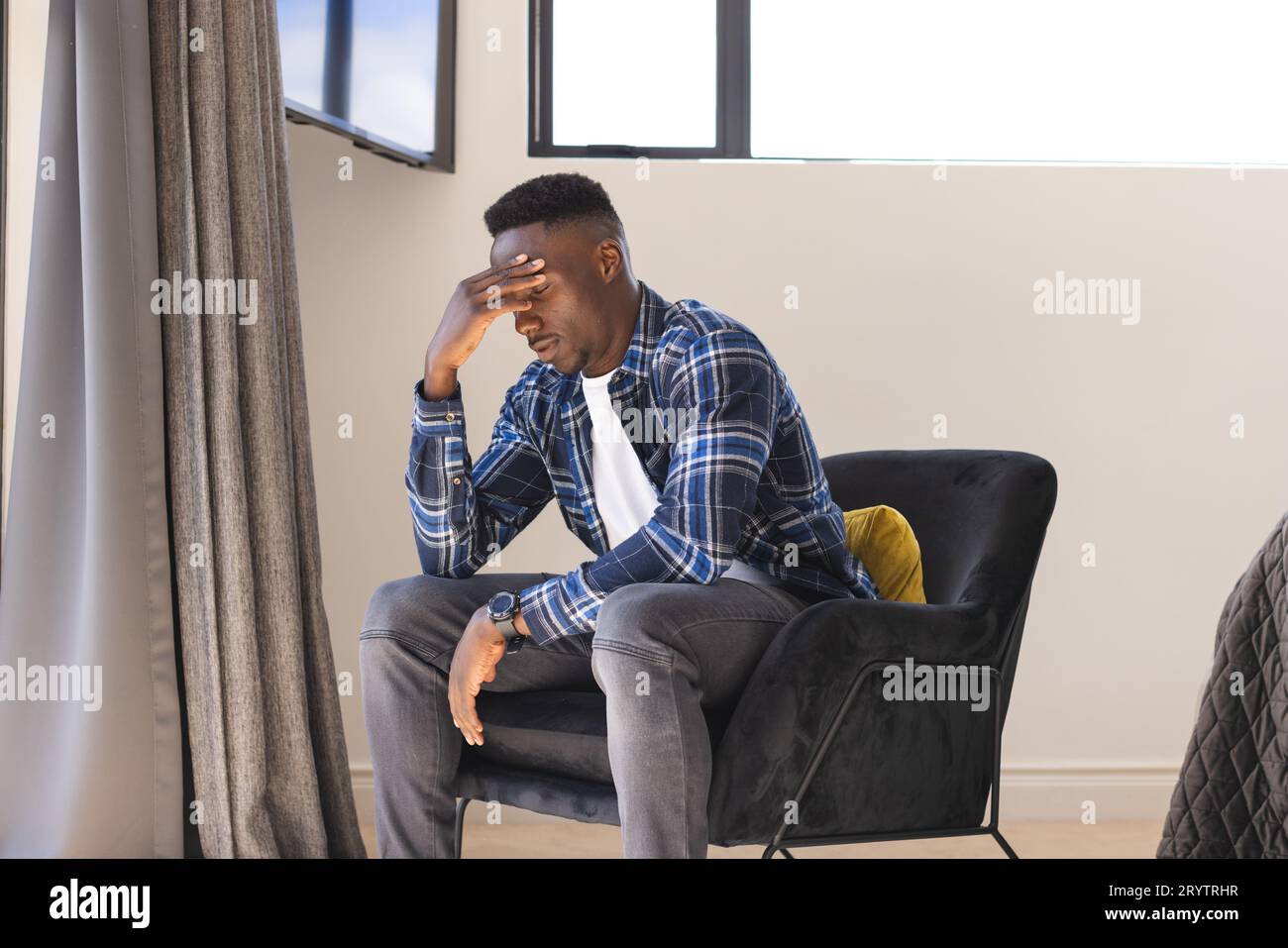 African sad man hi-res stock photography and images - Alamy