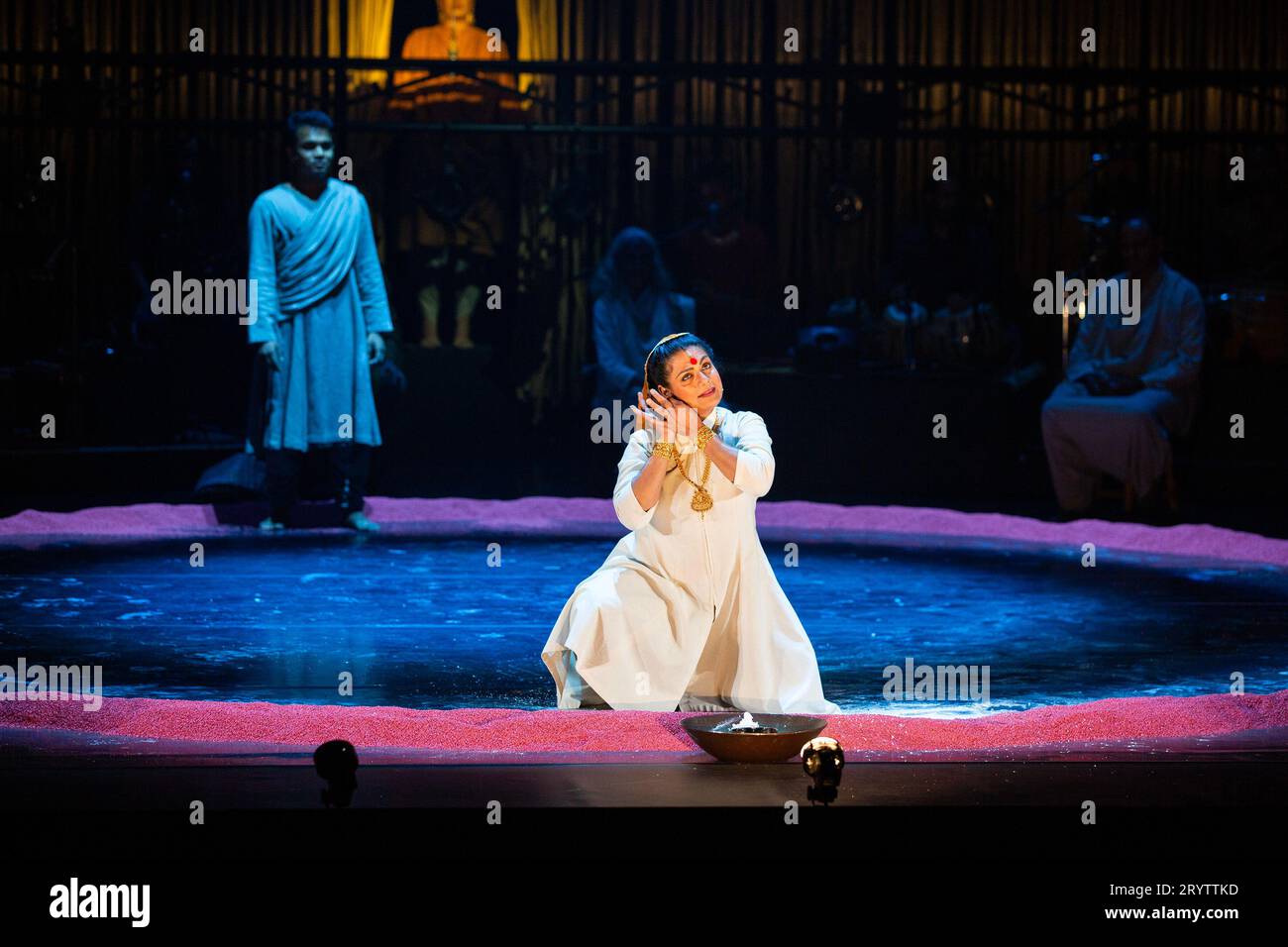 l-r: Jay Emmanuel, Ellora Patnaik in THE MAHABHARATA presented by Why ...