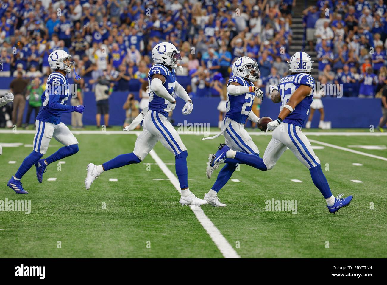 Indianapolis, IN USA; Indianapolis Colts cornerback Kenny Moore II (23 ...