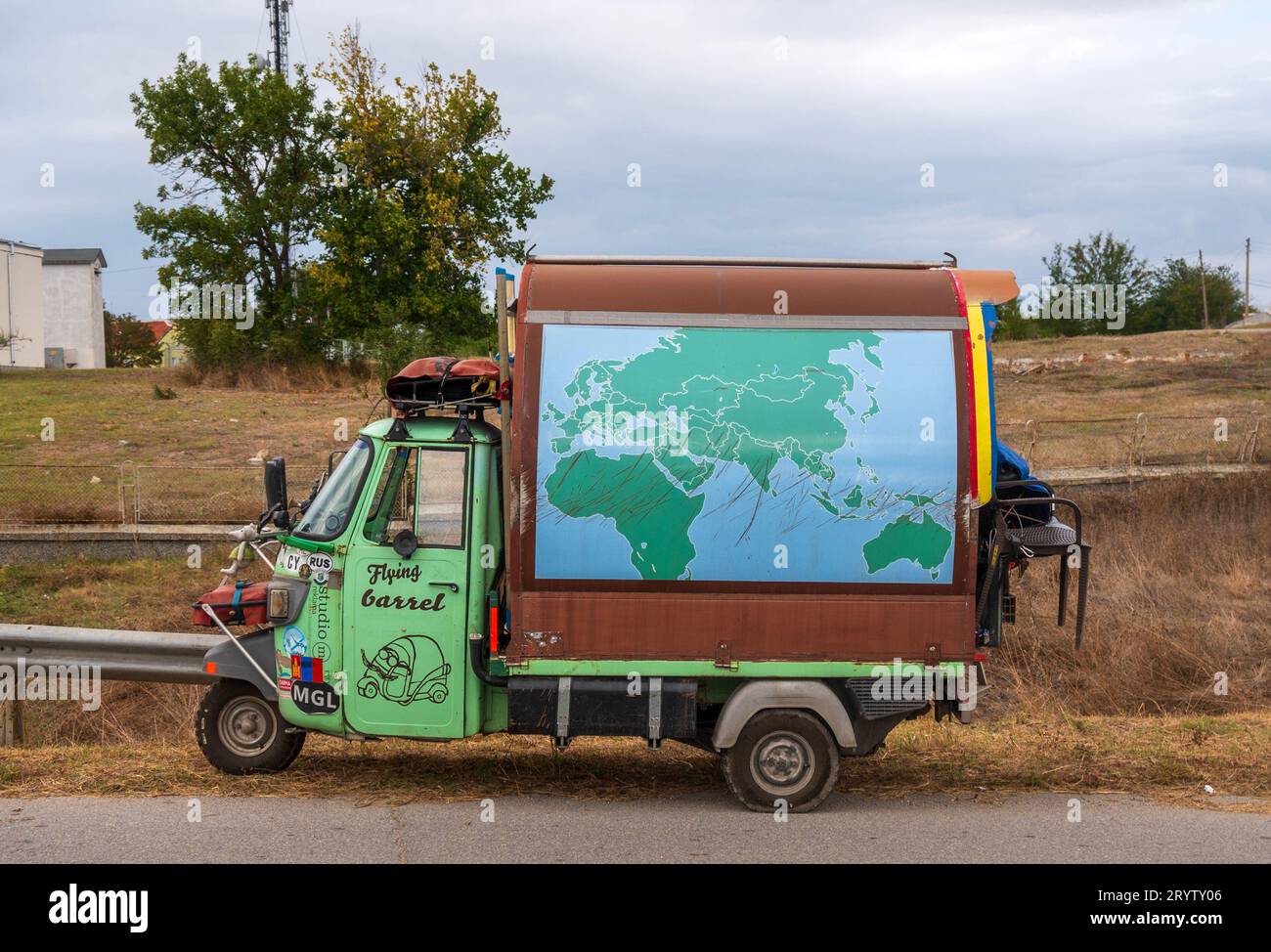 Van rickshaws hi-res stock photography and images - Alamy