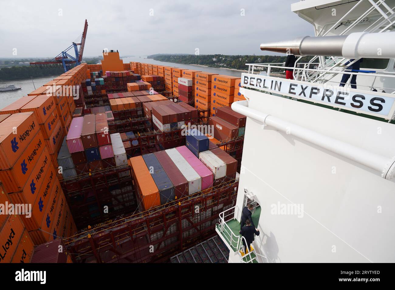Container ship containership teu port hi-res stock photography and ...