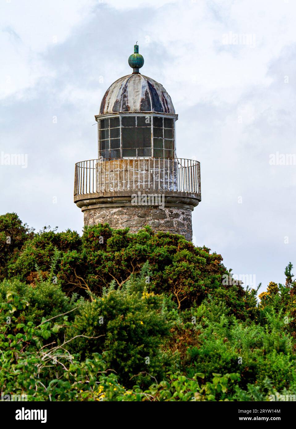 2nd Oct 1823-2023. Beautiful Autumn views the 200 year old Tayport Low ...