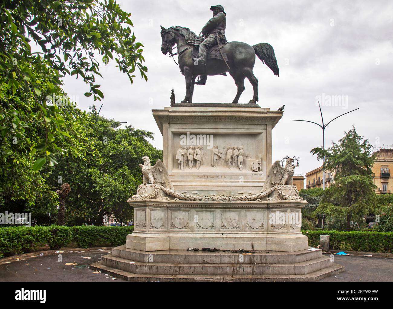 Monumento a Vittorio Emanuele in front of Railway station in Palermo. Sicily island. Italy Stock ...