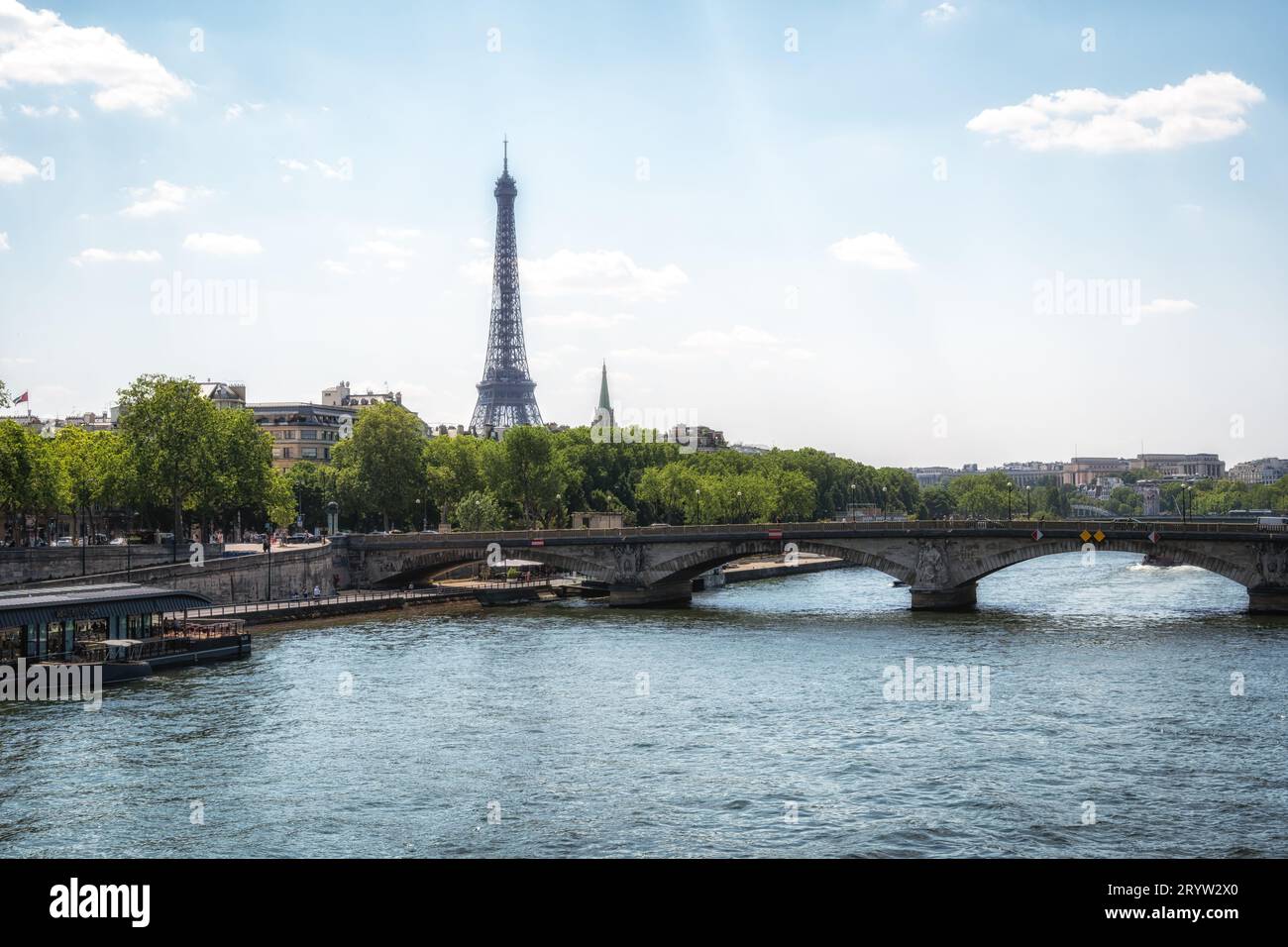 Invalides Bridge and Eiffel Tower Stock Photo - Alamy